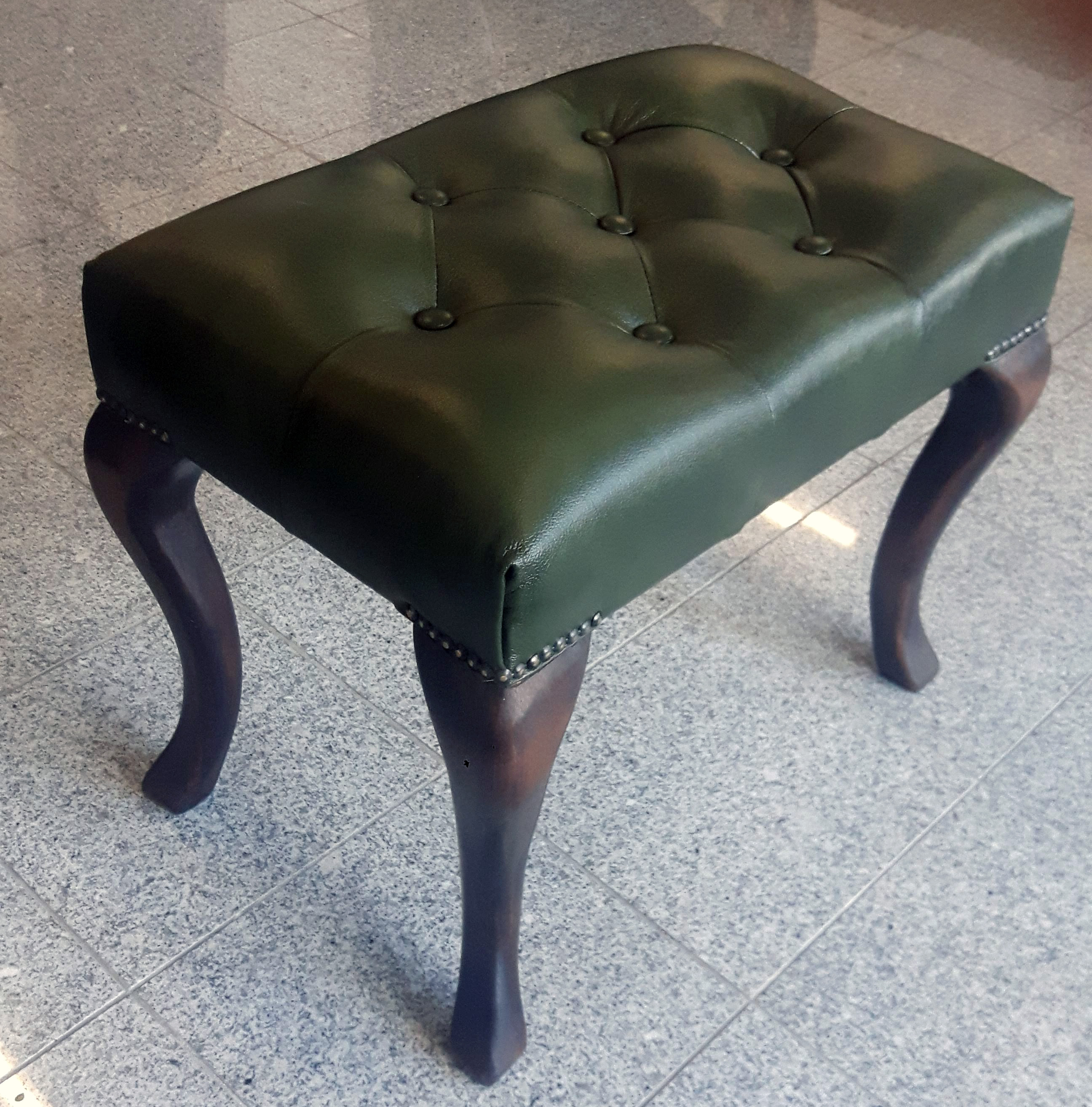 Chesterfield Cambridge Hocker 40x60 Antikgrün (A8)