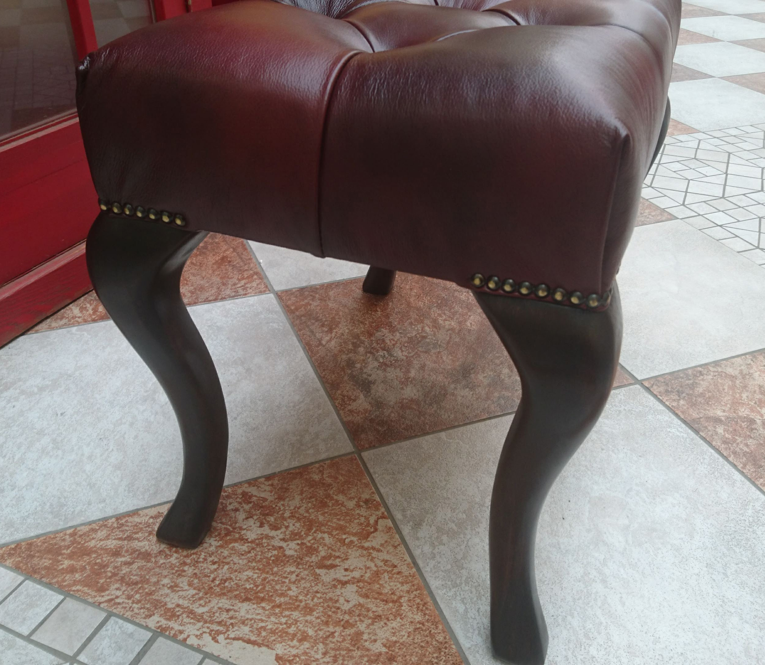 Chesterfield Cambridge Hocker 40x60 Antikrot (A7)