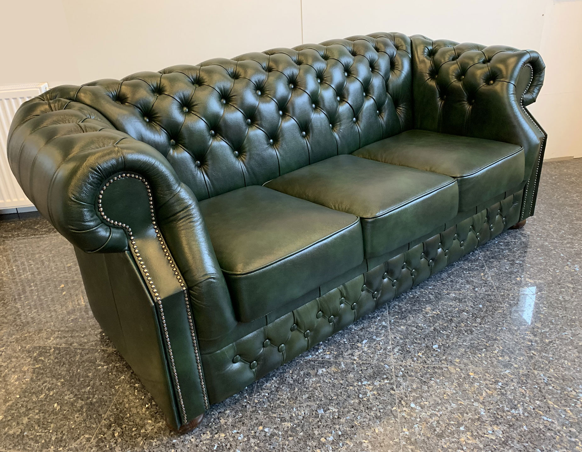 Windsor Antikgruen 3-Sitzer Chesterfield Sofa | TheChesterfields.de